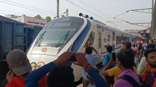 Vande Bharat Express Train Trial Run on Patna-Ranchi Route Begins (Watch Video) | Flipboard