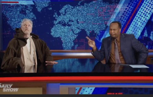 Daily Show Audience Goes BONKERS When Jon Stewart Shows Up in Jedi Garb ... Daily Show Audience Goes BONKERS When Jon Stewart Shows Up in Jedi Garb ...