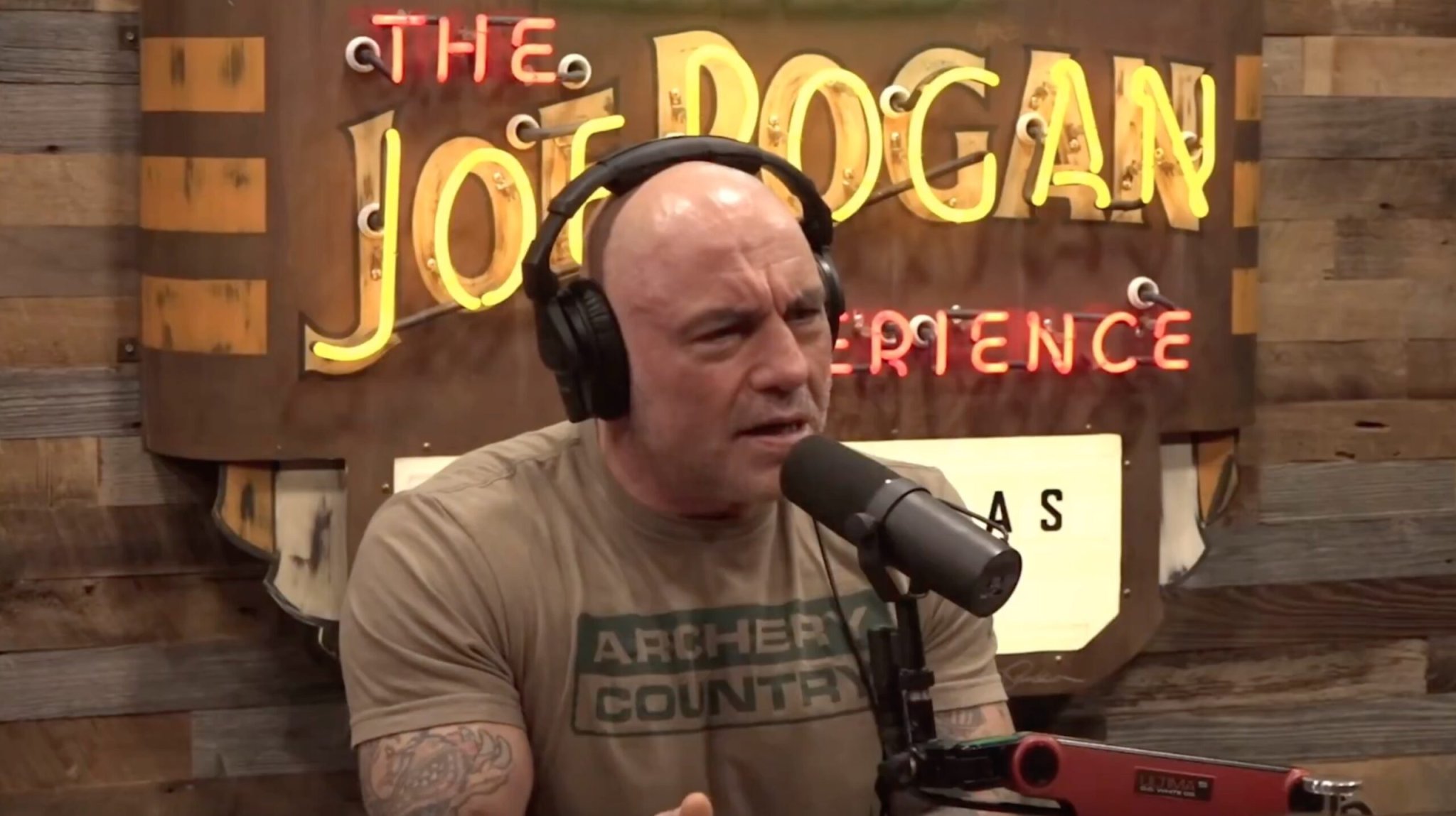 ‘Shut The F*ck Up!’ Joe Rogan Hits at Douglas Murray Over ‘Appeal to ...