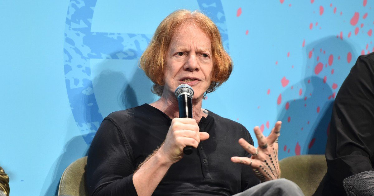 Legendary composer Danny Elfman accused of sexual harassment and 'indecent exposure' - Trending News