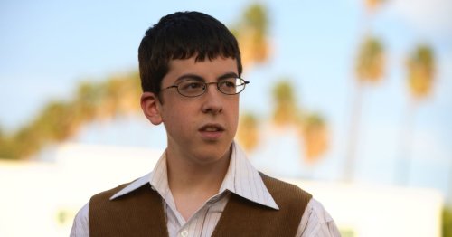 McLovin is engaged! Superbad star Christopher Mintz-Plasse proposes to girlfriend of five years ...