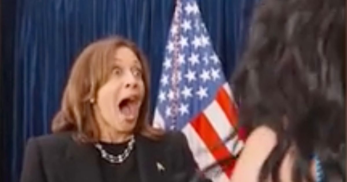 Kamala Harris looks delighted to see Katy Perry and Orlando Bloom at ...