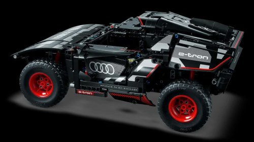 LEGO announces a new 2022 Dakar Rally Audi RS Q E-Tron build set ...