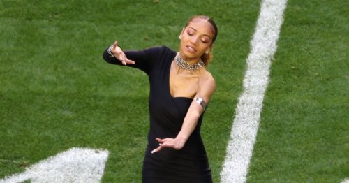 Justina Miles Goes Viral for Energetic ASL Performance at Rihanna’s ...