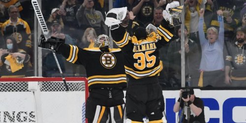 Ullmark, Swayman unveil awesome Winter Classic mask and goalie pads ...