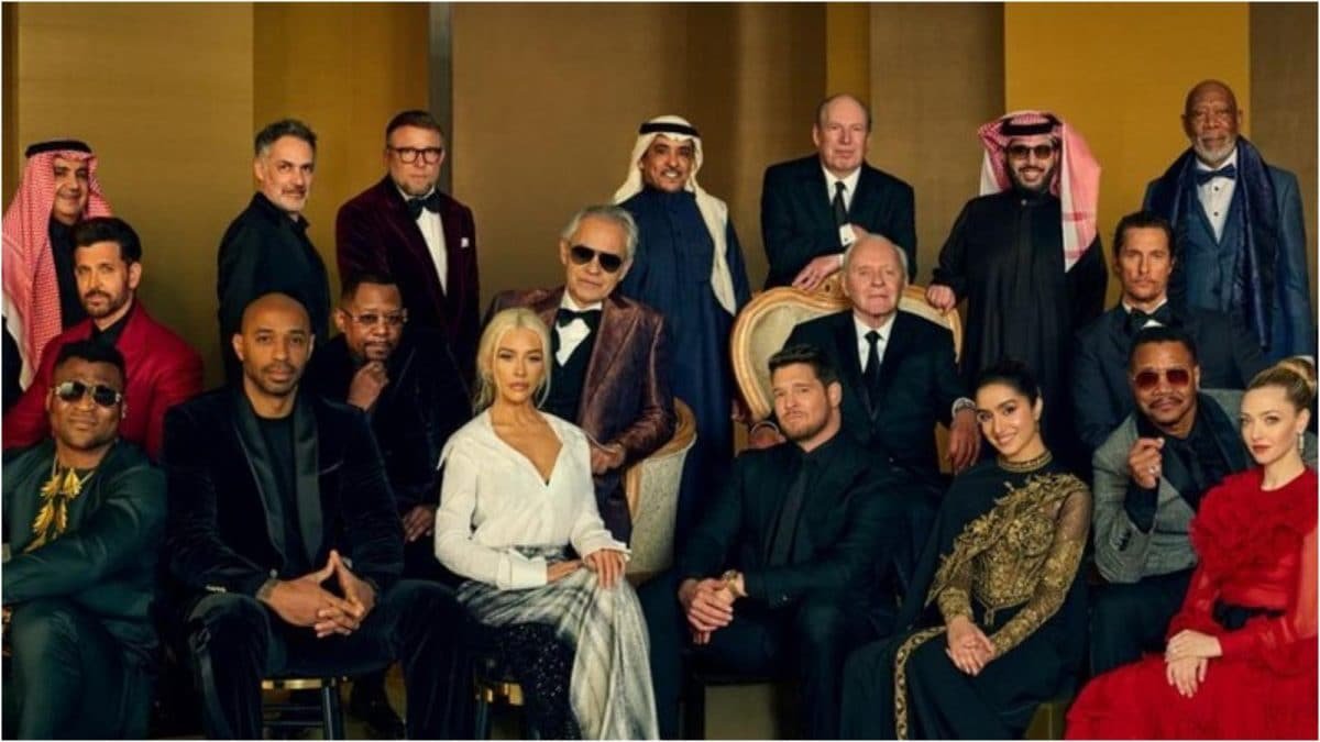 Shraddha Kapoor And Hrithik Roshan Pose With Morgan Freeman, Sir ...