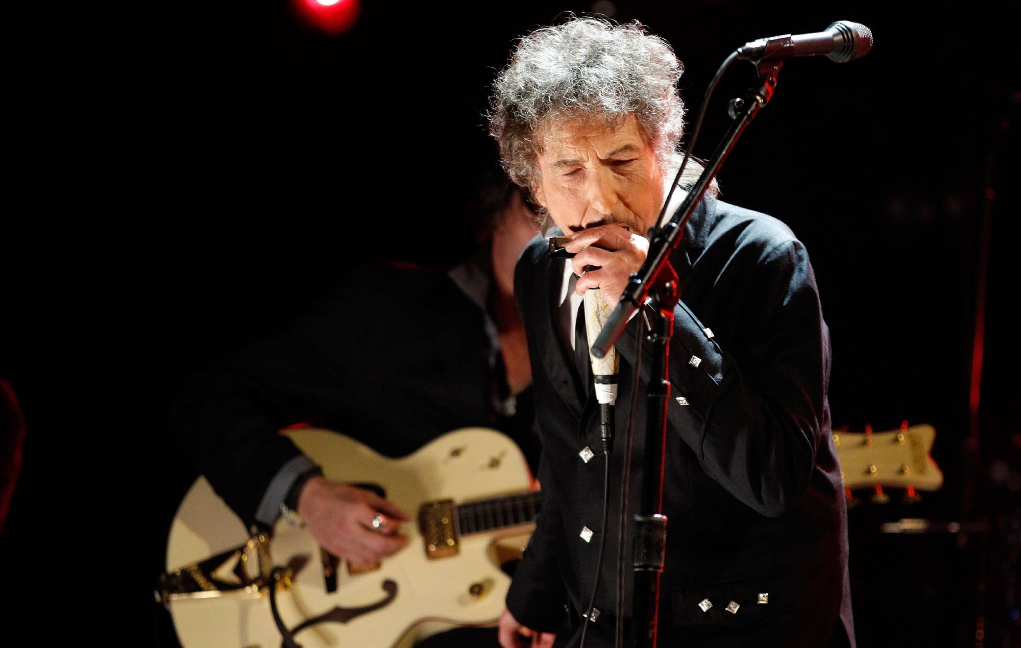 Bob Dylan brings out Billy Strings for ‘All Along The Watchtower ...