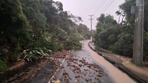 Cyclone Gabrielle live updates: 30 wind and rain warnings in Auckland ...