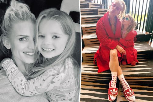 Jessica Simpson And Daughter Birdie Twin In Sweet Smiling Selfie