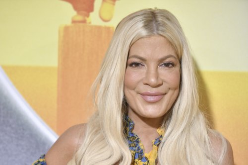 Tori Spelling Reveals Family Holiday Card With Husband Dean McDermott And Kids Flipboard tori-spelling-reveals-family-holiday-card-with-husband-dean-mcdermott-and-kids-flipboard