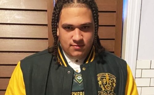 High School Football Player Dies in Dad's Arms After NFL Star's Brother ...