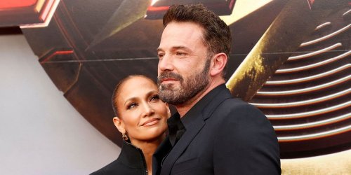 Jennifer Lopez Showed Off Daddy Ben Affleck's Abs In Father's Day Pic ...