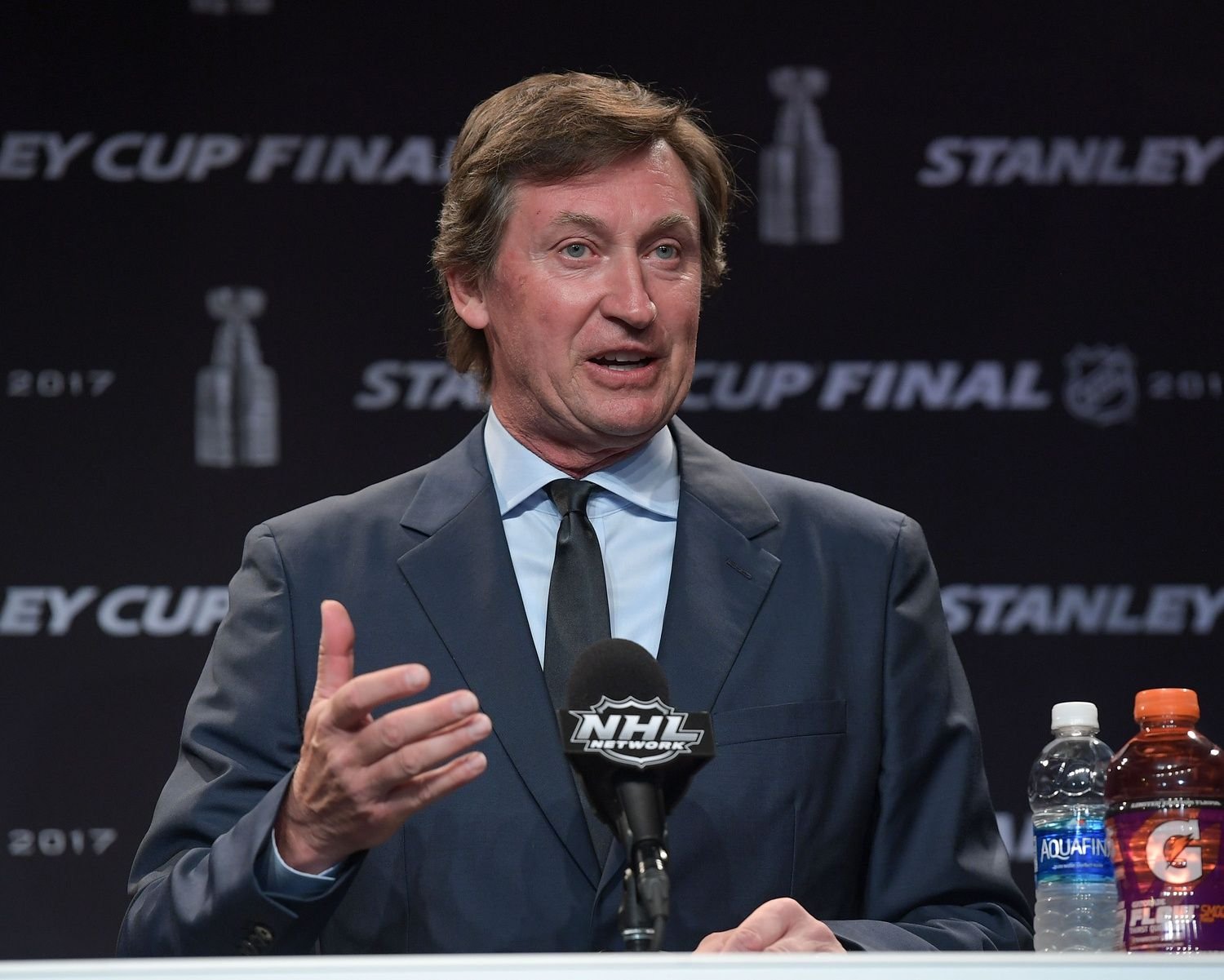 NHL Legend Wayne Gretzky Singles Out Dallas Stars’ $96,000,000 Winger ...