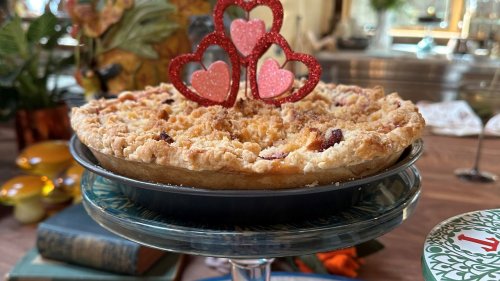 How to Make Apple Berry Pie | Maria Betar | Flipboard