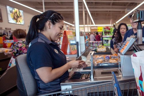 Here’s Why Aldi Cashiers Scan Groceries So Fast | Flipboard