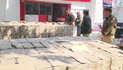 360 Boxes Of Liquor Being Smuggled From Aligarh, Hidden Under Sacks Of ...