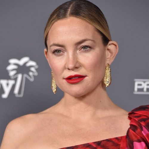 Kate Hudson Flaunts Her Toned Abs And Legs In Sheer Halter Dress For