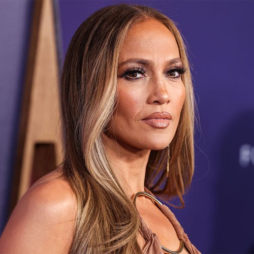 Fans React To Jennifer Lopez's 8 'Awful' Wardrobe Changes While Hosting ...