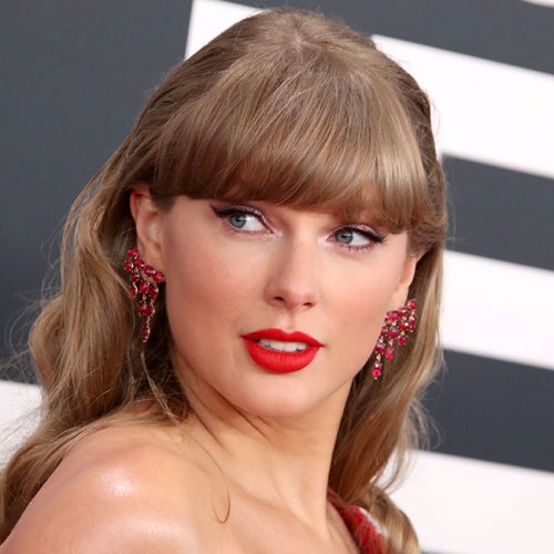 Fans Praise Taylor Swift's 'Subtle' Cosmetic Enhancements After A ...
