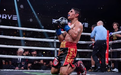 Boxing fight turns into horror scene as fighter's ear explodes in blood ...