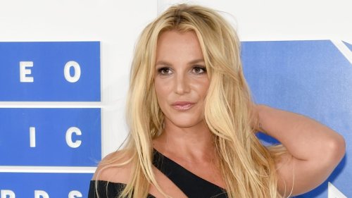 Britney Spears Legt Mit Oben Ohne Foto Nach Flipboard