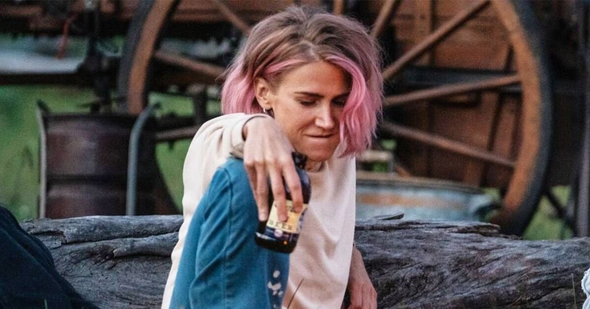 Yellowstone's Teeter actress is daughter of Little House on the Prairie ...