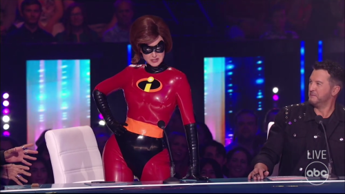 American Idol fans vow to boycott show after Katy Perry shoves butt in ...