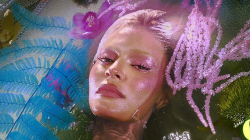 Kylie Jenner Fans Go Wild As Star Shows Off Her Bare Butt And Tiny