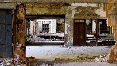 I visited America’s most depressing city with 13,000 buildings left to ...