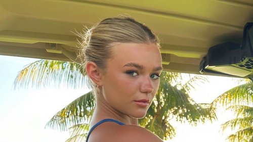 Katie Sigmond teases fans with steamy buggy belfie as golf fans warn ‘I ...