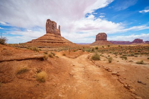 Stunning Hikes in Monument Valley: Trails to Help You Discover Towering ...
