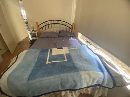 ‘Hot Bedding’: Students in Australia Share Beds With Strangers as Cost ...
