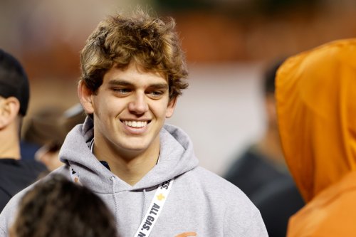 Fans Are Stunned By Shirtless Weight Room Photo Of Arch Manning | Flipboard