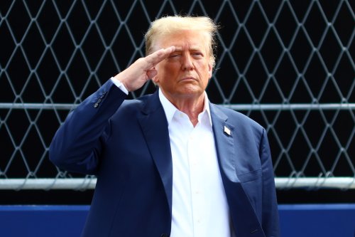 Ex-NFL Player Who Protested Trump Doubles Down On 'Very Clear' Nazi ...