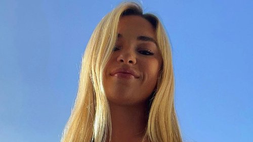 Kayla Simmons poses with brand new £80,000 Porsche as world’s sexiest ...