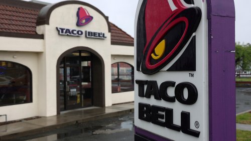 How To Order Taco Bell's Incredible Hulk Burrito From The Secret Menu ...