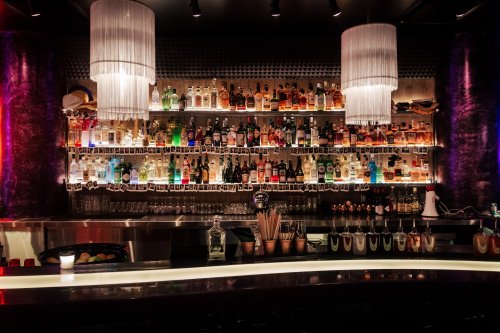 A new Montreal dive bar has 90s vibes, leopard print pool table and ...