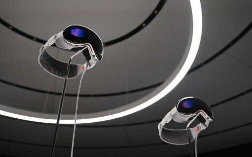 Apple unveils Vision Pro, its $3,500 mixed reality headset | Flipboard Apple unveils Vision Pro, its $3,500 mixed reality headset | Flipboard