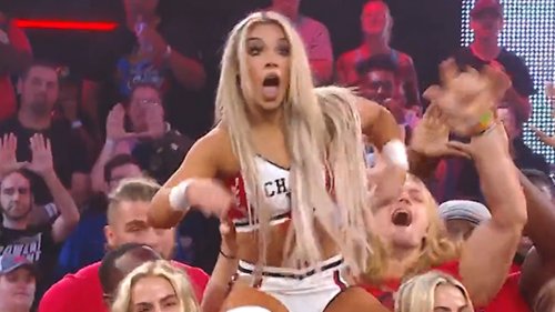 Haley & Hanna Cavinder Twins Make First WWE Appearance ... Tease Tag Team Future!!! | Flipboard