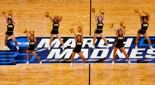 Embarrassing Wardrobe Malfunction During March Madness Tournament Is ...