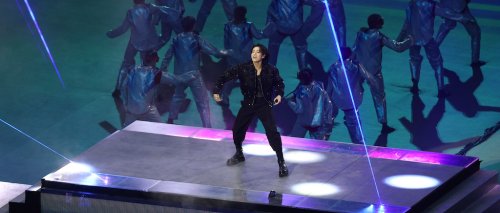 Bts Jung Kook Performs ‘dreamers At The Fifa World Cup Qatar 2022