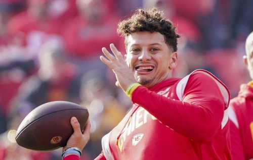 Patrick Mahomes' trainer posted a hilarious meme to show everyone how ...