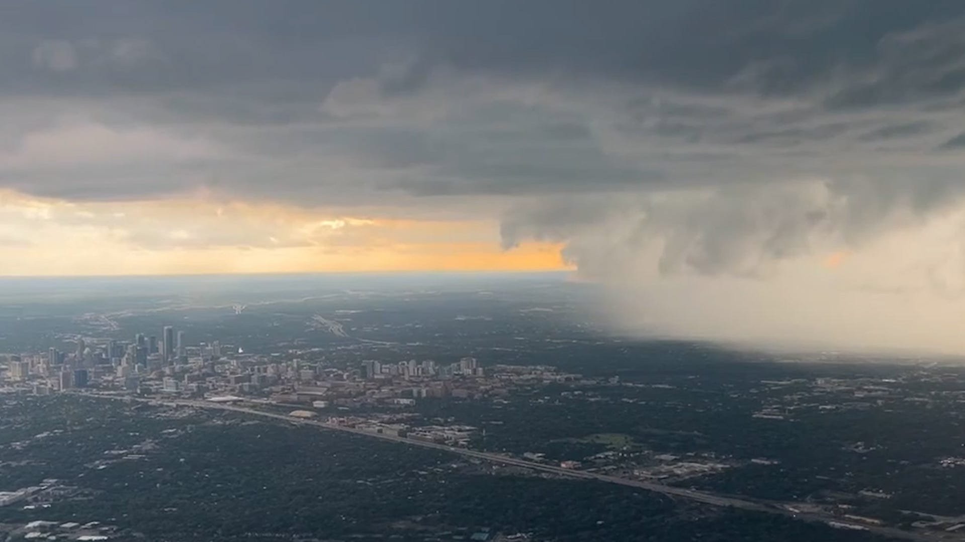 Video shows Austin, Texas storm rolling in from above | Flipboard