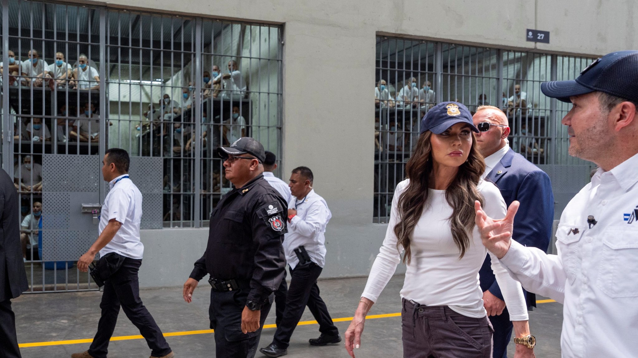 DHS Secretary Kristi Noem posed in front of El Salvador prisoners ...