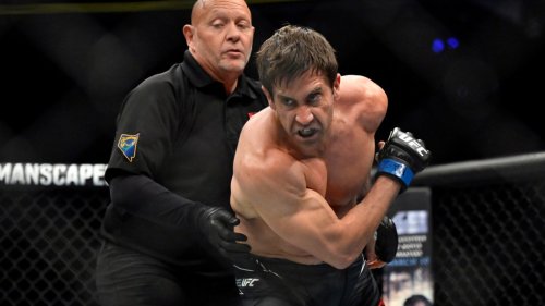 Watch Jake Gyllenhaal score a vicious knockout filming 'Road House ...